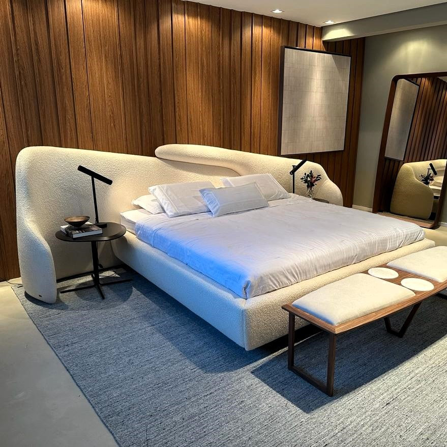 ZAHA – Uultis Contemporary Furniture